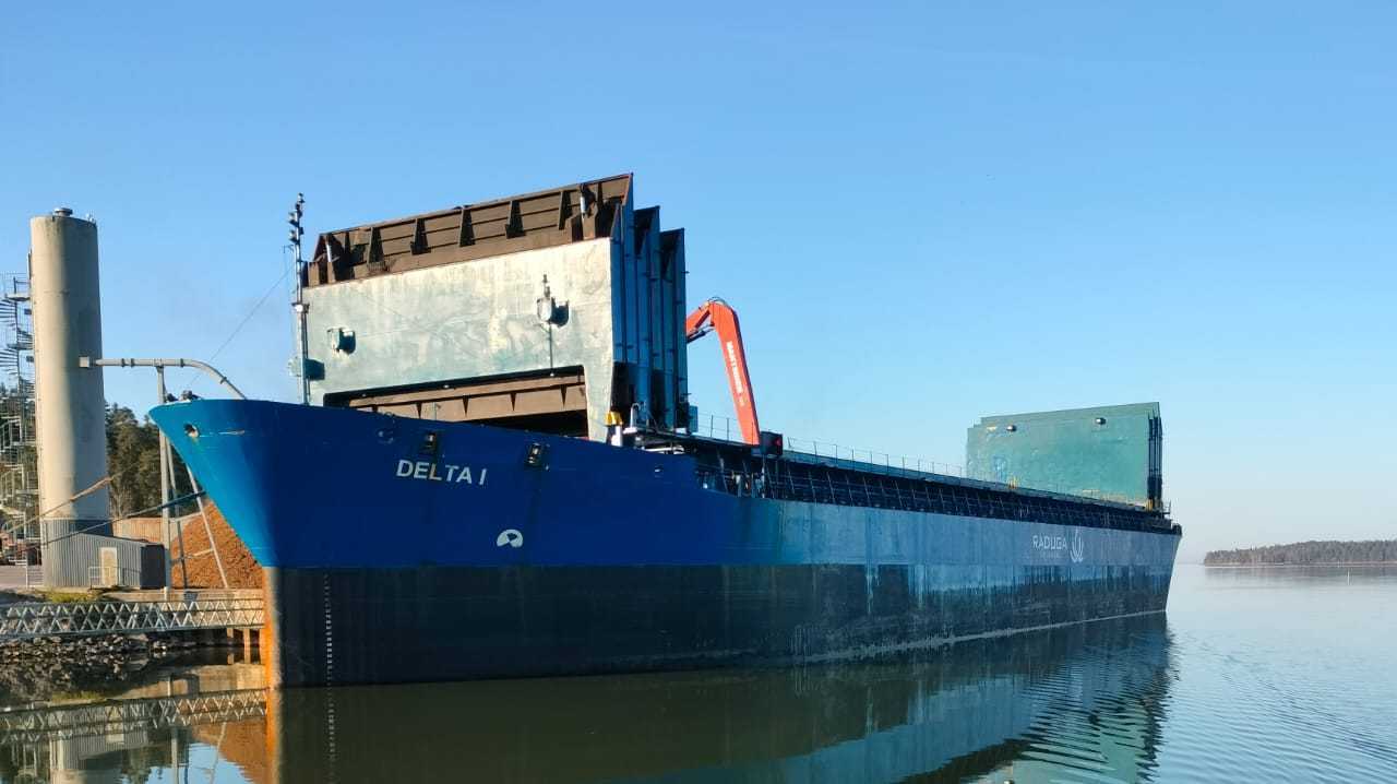 Barge Delta I from Raduga Shipping fleet